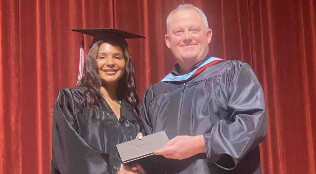 Duluth teen with terminal cancer celebrates her graduation early ...