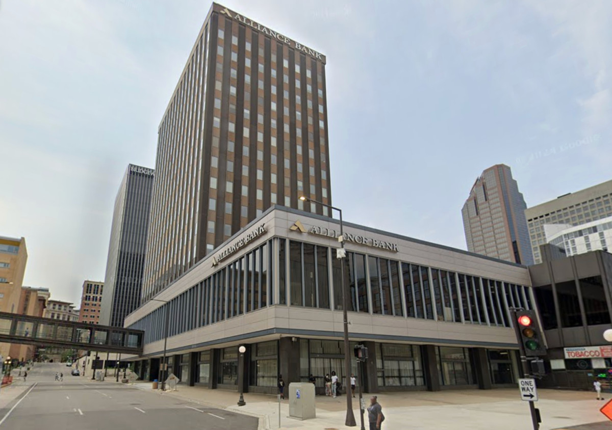 St. Paul closes skyway access in Alliance Bank Center after tenant ...