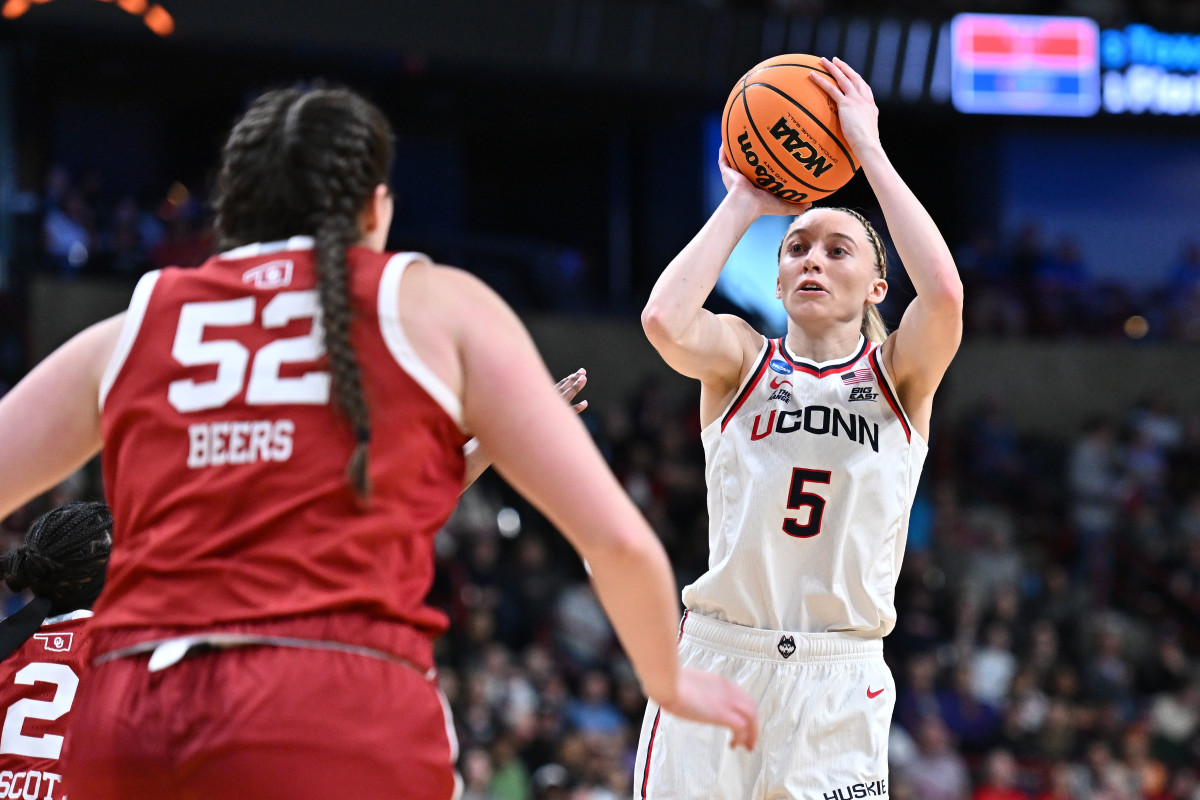 Paige Bueckers scores career-high 40 points to lead Connecticut to ...