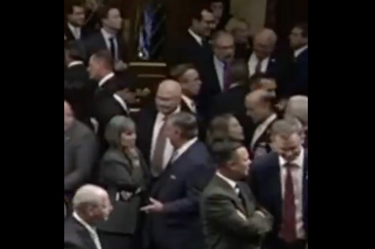 Craig, Emmer engage in heated exchange following fatal ICE shooting ...