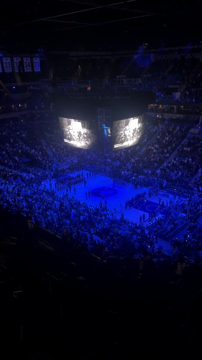 Wolves hold moment of silence for Renee Nicole Good - Bring Me The News