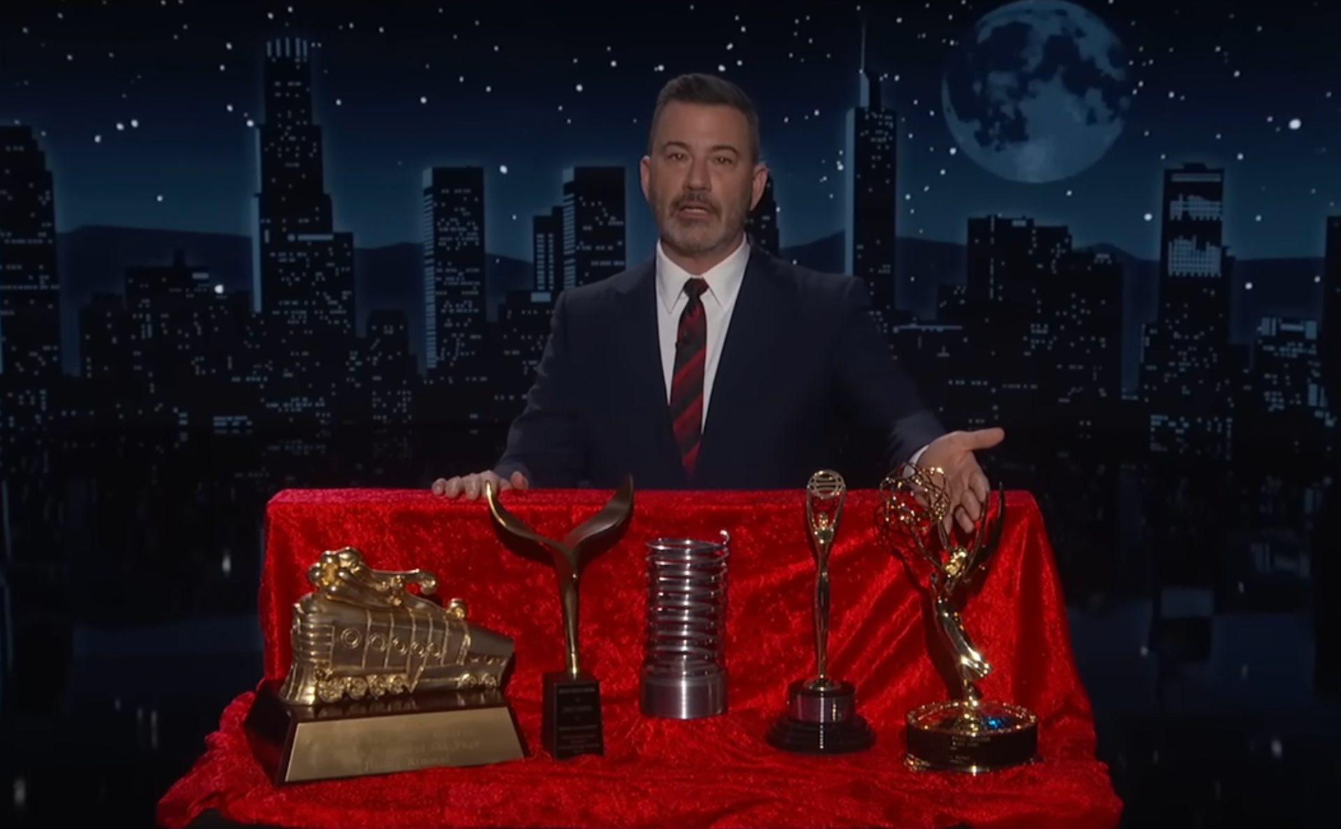 Jimmy Kimmel offers Trump awards in exchange for ICE leaving Minnesota ...