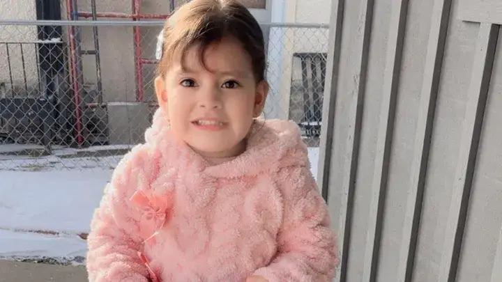 Federal agents detain 2-year-old girl and her father in south ...