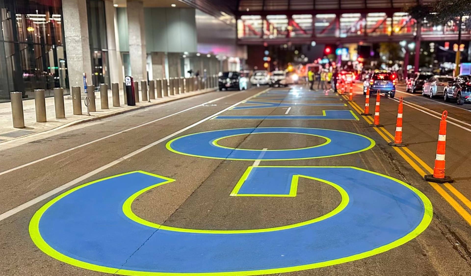 Minneapolis paints 'Go Lynx!' on 1st Avenue ahead of Game 2 - Bring Me ...