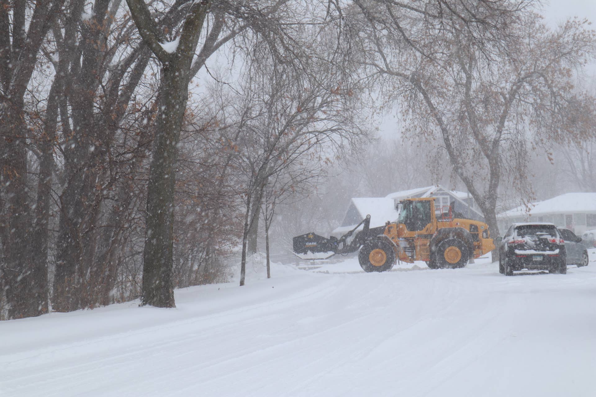 Pictures and video as massive blizzard causes chaos in Minnesota ...