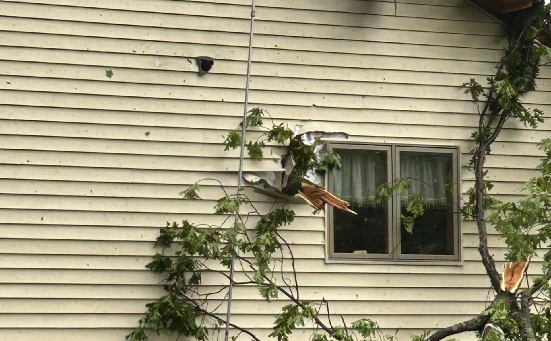 Damage reports after tornadoes, high winds, large hail blast Minnesota ...