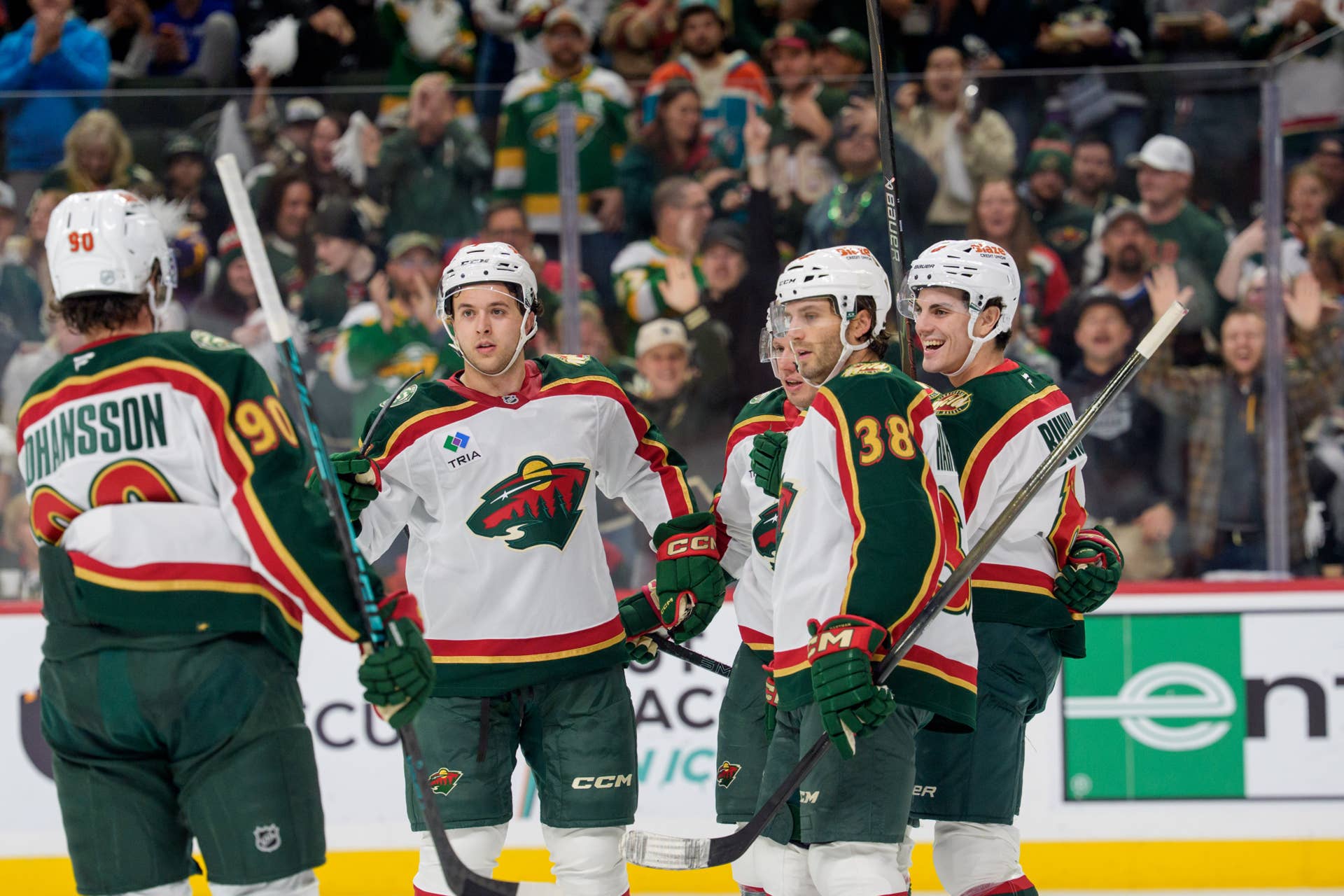 Wild beat Predators in bizarre overtime finish - Bring Me The News